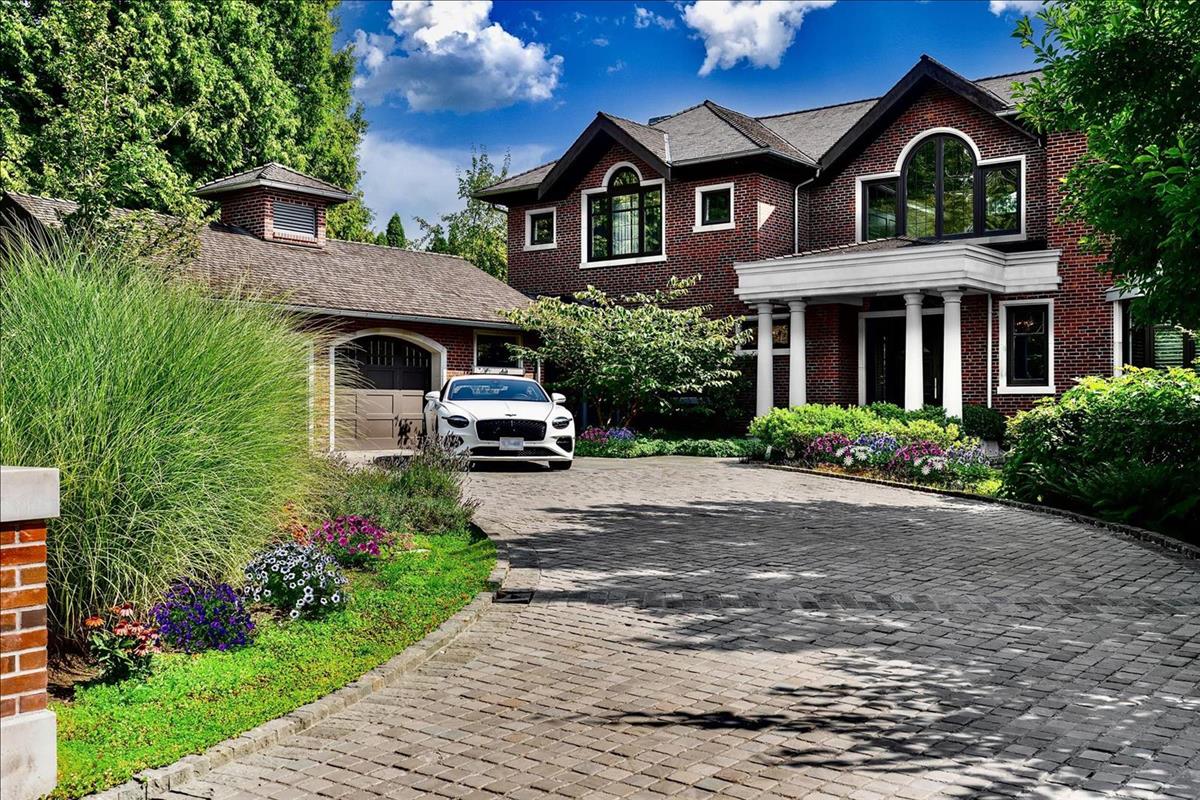 8112 Government Road , Burnaby, Bc - Malcolm Hasman - malcolmhasman.com